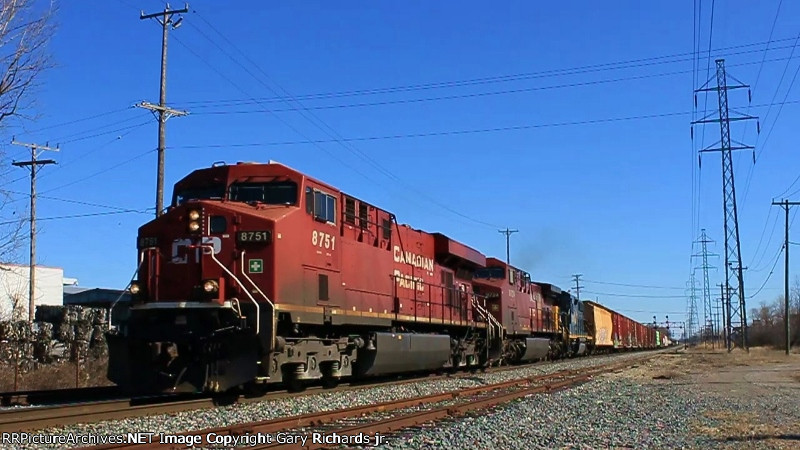 CP 8751, 9724, & CSX 2009